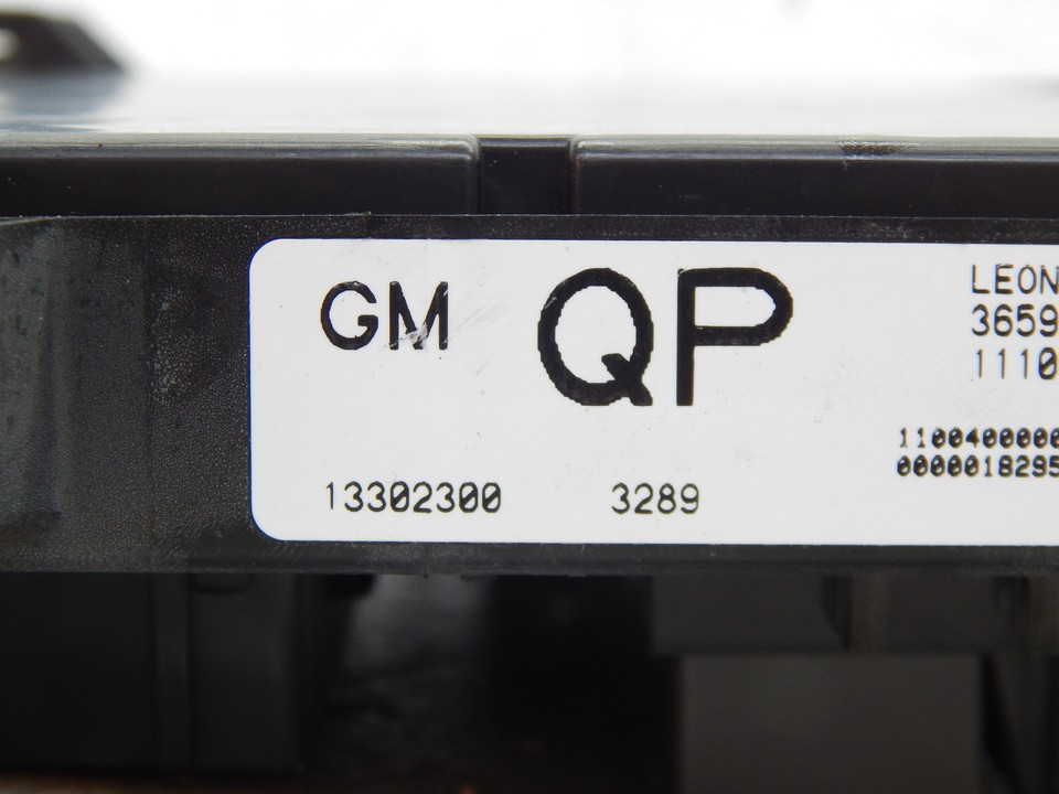 VAUXHALL ASTRA J 09-15 1.6 PETROL FUSE BOX 13302300 | eBay UK