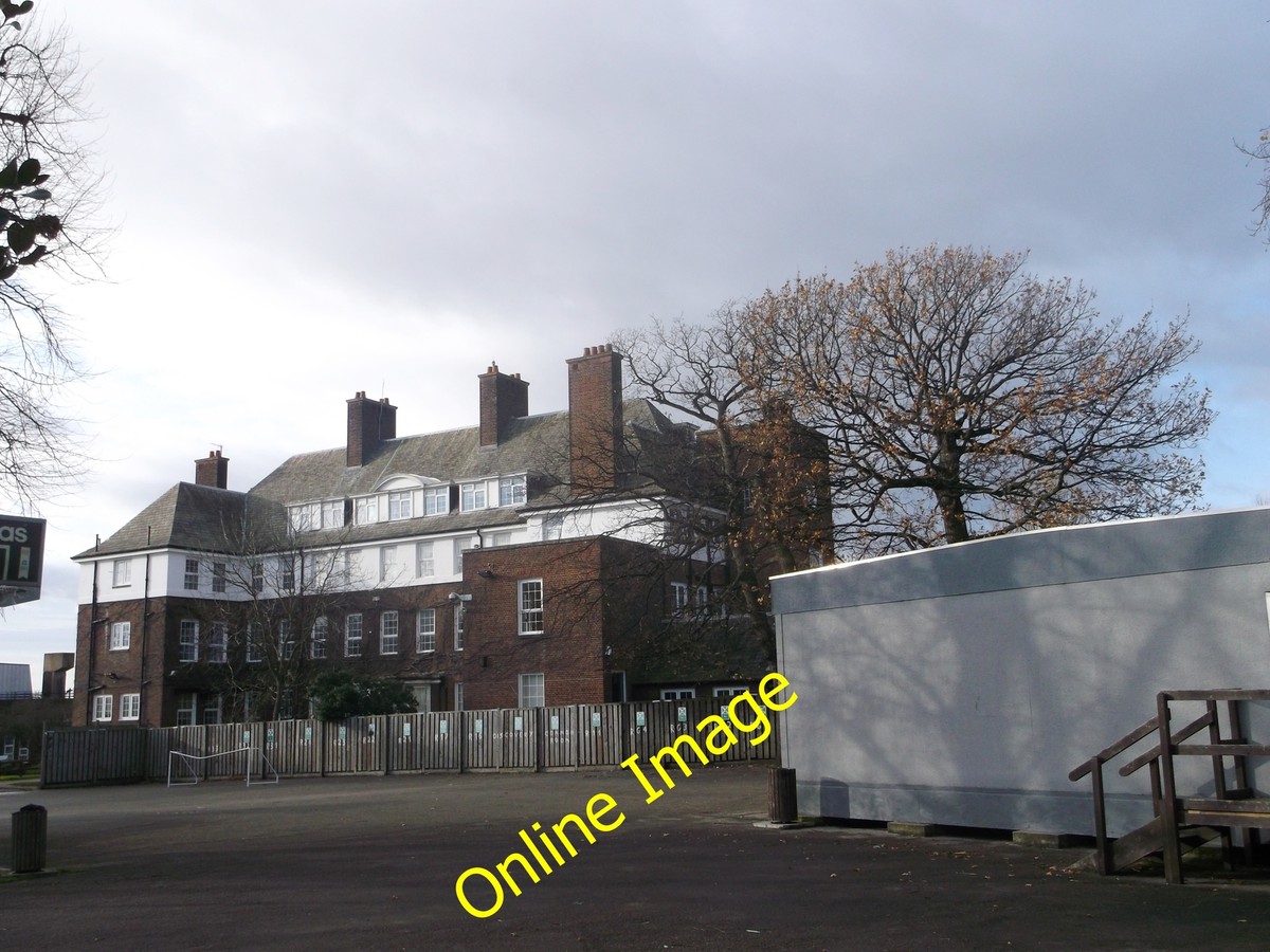 Graveney School Logo