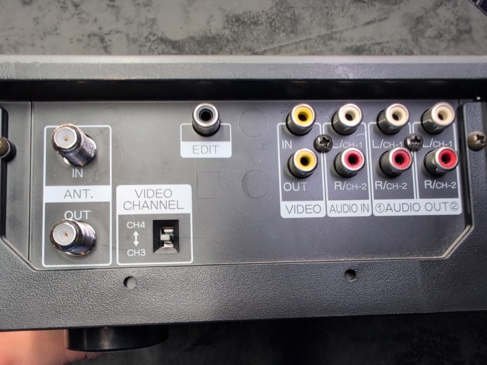 Mitsubishi HS-U51 Hi Fi VCR player recorder Twin Digital For Parts Only ...