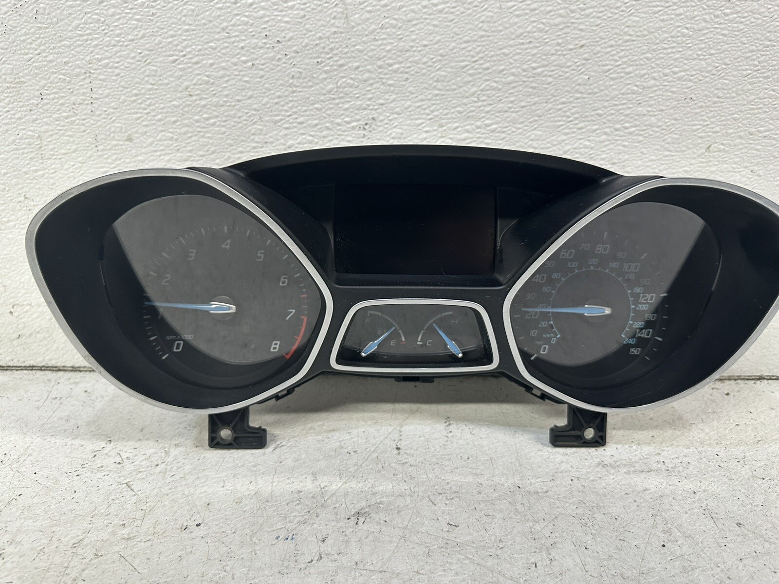 2012 Ford Focus cluster speedometer tach gauges instrument panel ID ...