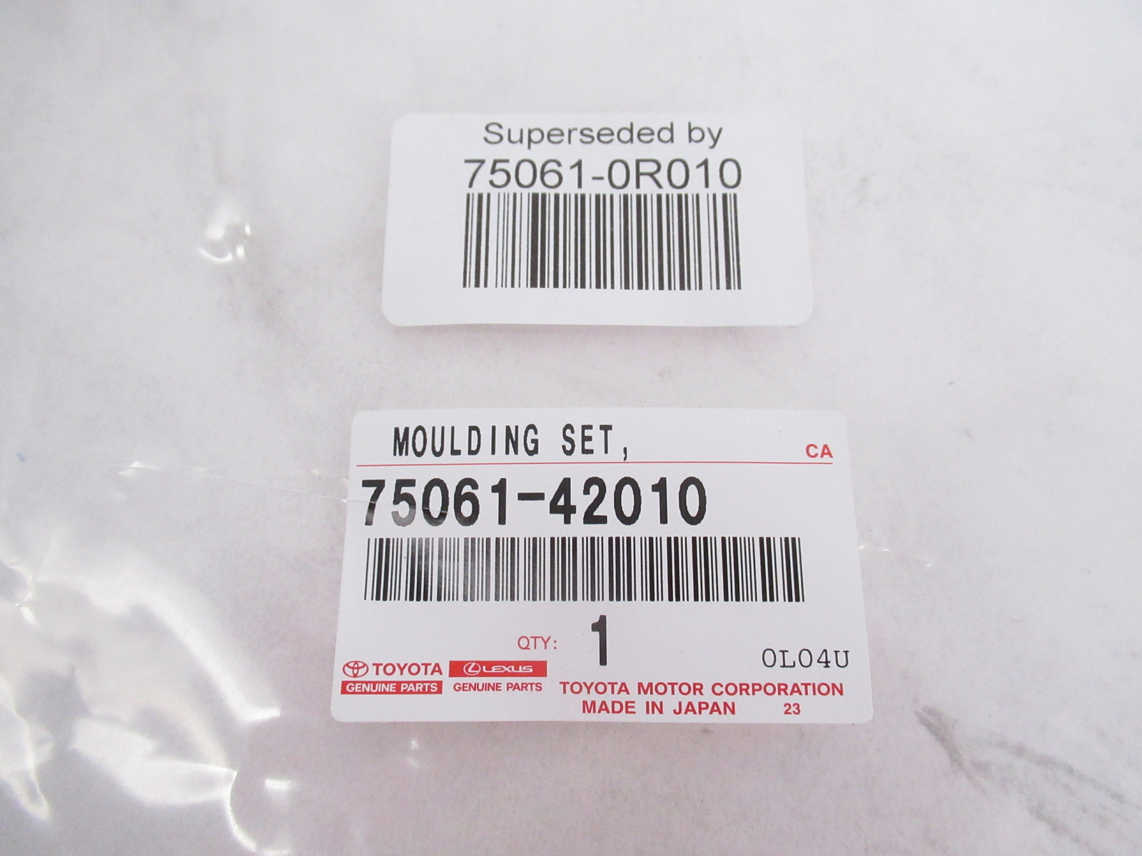 Genuine OEM Toyota 75061-0R010 Right Outside Wheel Opening Molding 2019 ...