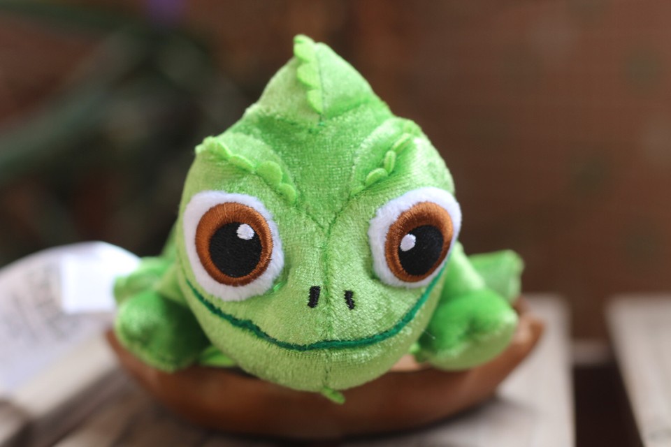 Disney Parks PASCAL SHOULDER Plush Toy Rapunzel Tangled Magnet Magnetic ...