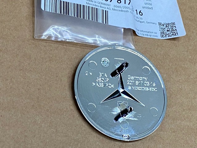 Mercedes Benz Flush Style Hood Emblem with Retainers/Grommets - NEW OEM ...