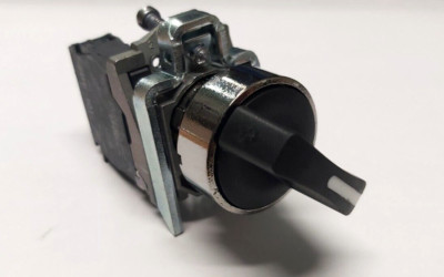 Schneider Electric XB4 BD21 Selector 2 Positions Rotary Switch,600V AC ...