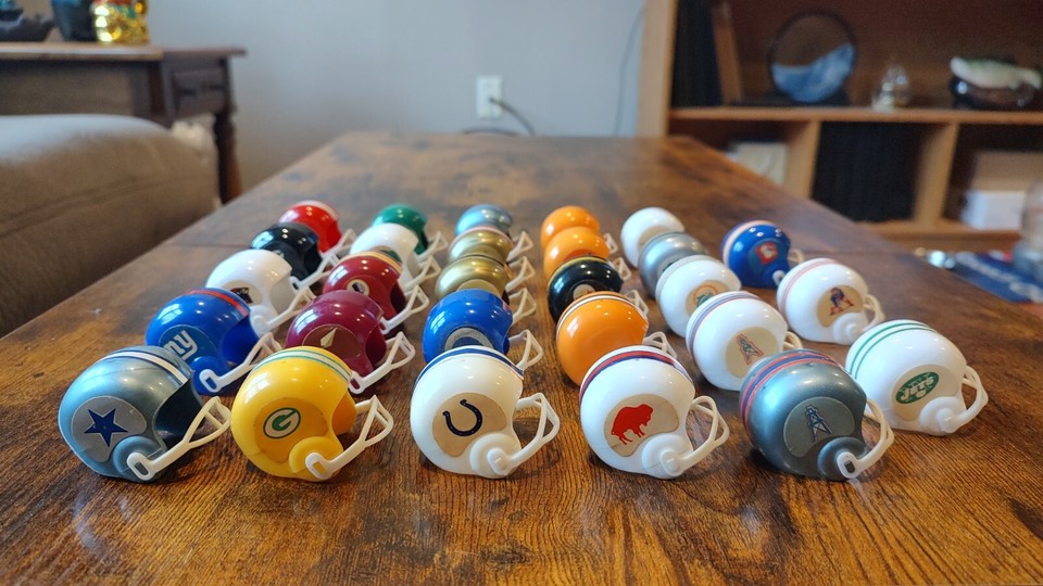 Lot of 28 Vintage 1960-70s NFL/AFL Mini Gumball Football Helmets VG ...