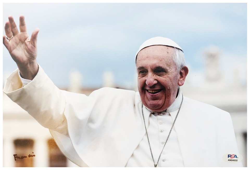 POPE FRANCIS AUTOGRAPHED PHOTO signed 8x12" PSA/DNA LOA COA Papa ...