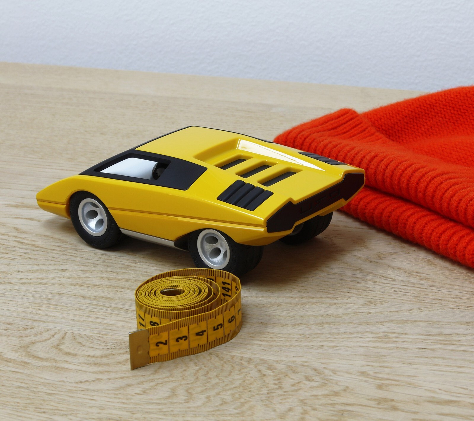 PLAYFOREVER MINI UFO Canarina PL-UFO79 Car Art Toy | eBay