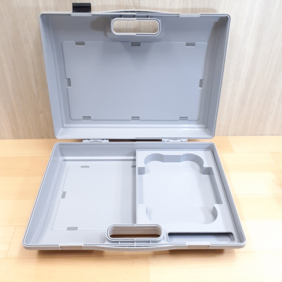 Super Mario World Storage case with Japanese Super Famicom console ...