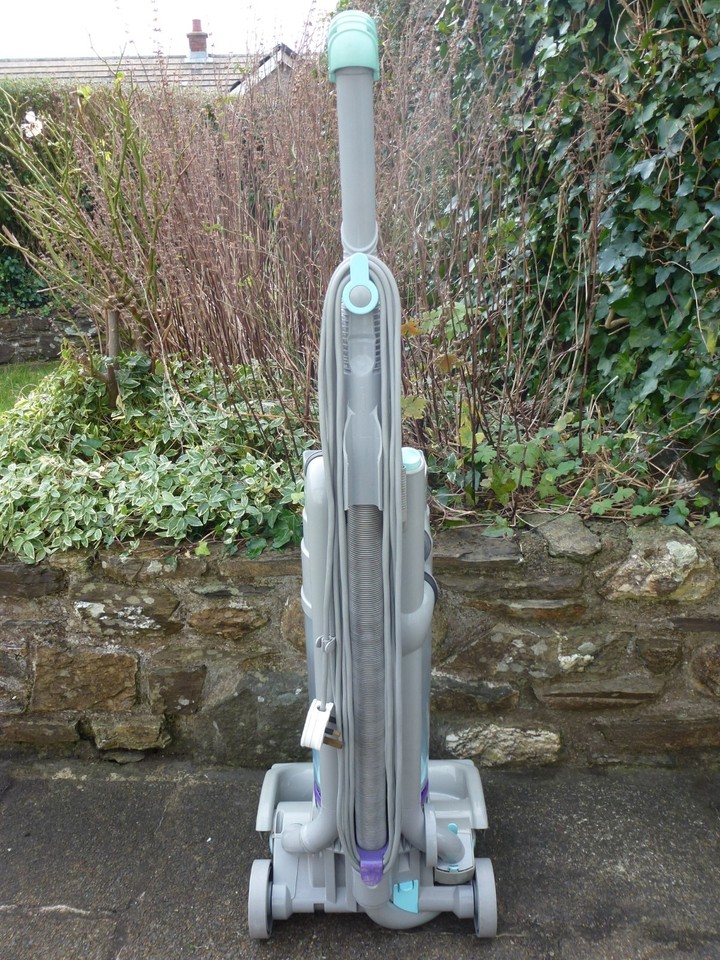 DYSON DC04 i VACUUM CLEANER GOOD CLEAN CONDITION SERVICED AND READY TO ...