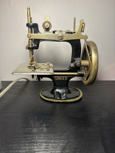 Vintage Singer Mini Sewing Machine With Hand Crank | eBay