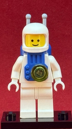 1985 LEGO CLASSIC SPACE WHITE ASTRONAUT MINIFIGURE SP052A ORIGINAL WITH ...