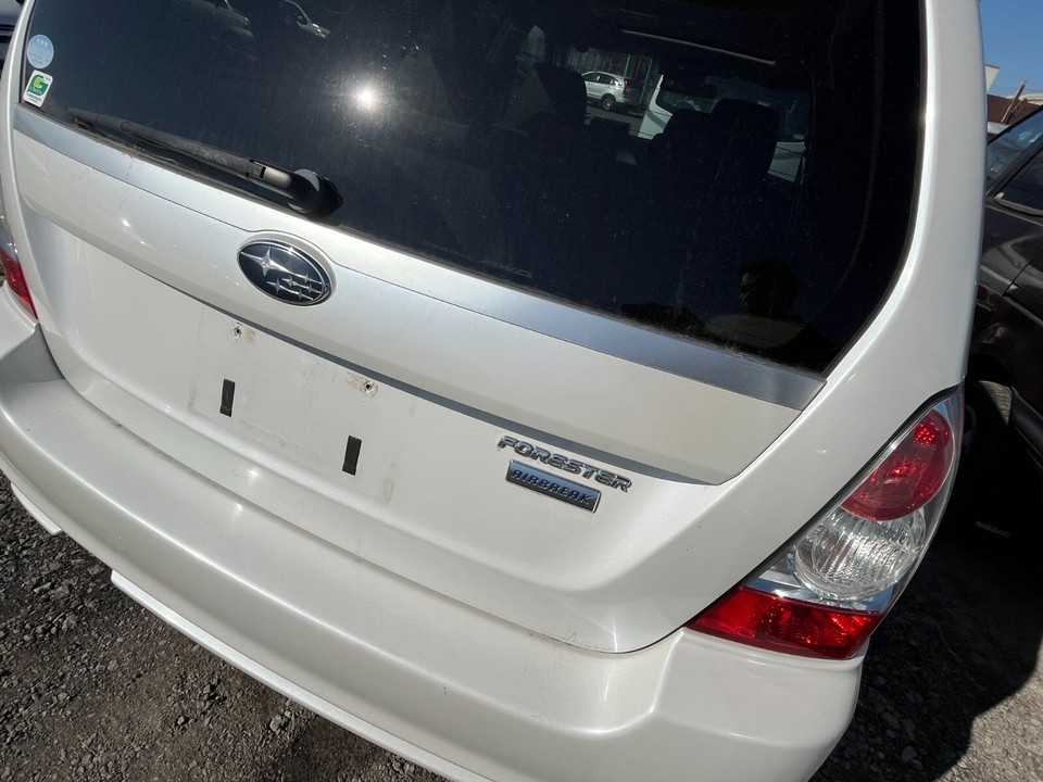 JDM SUBARU FORESTER SG5 SG9 KOUKI TAIL GATE CENTER GARNISH OEM | eBay