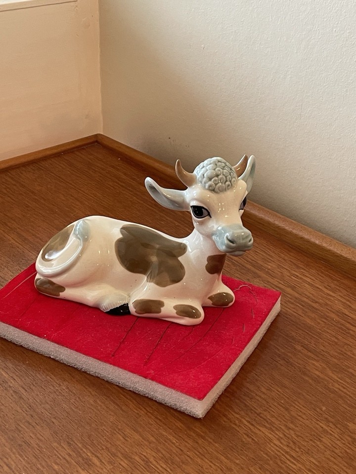 VINTAGE CERAMIC COW BY SZEILER STUDIO ENGLAND IN A LOVELY MULTI COLOUR ...