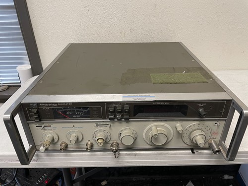 HP Agilent Keysight Hewlett Packard 8640B AM/FM RF Signal Generator ...
