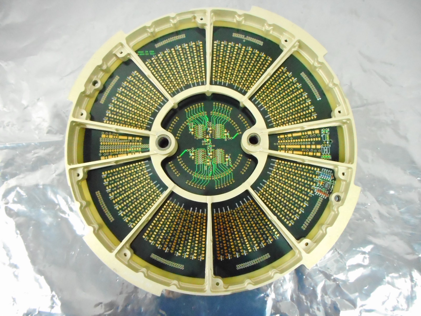 Teradyne 829-660-00 Universal 300 MIL SOJ DIB Round PCB Untested AS-IS ...