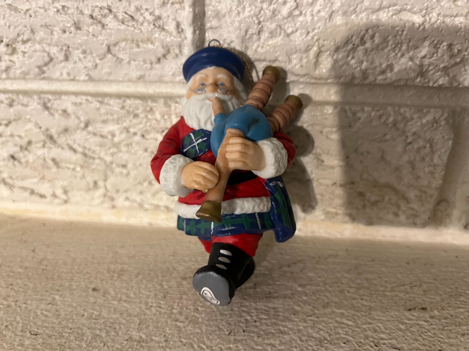 Vtg Danbury Mint SANTA Around the World Christmas Tree Ornament ...