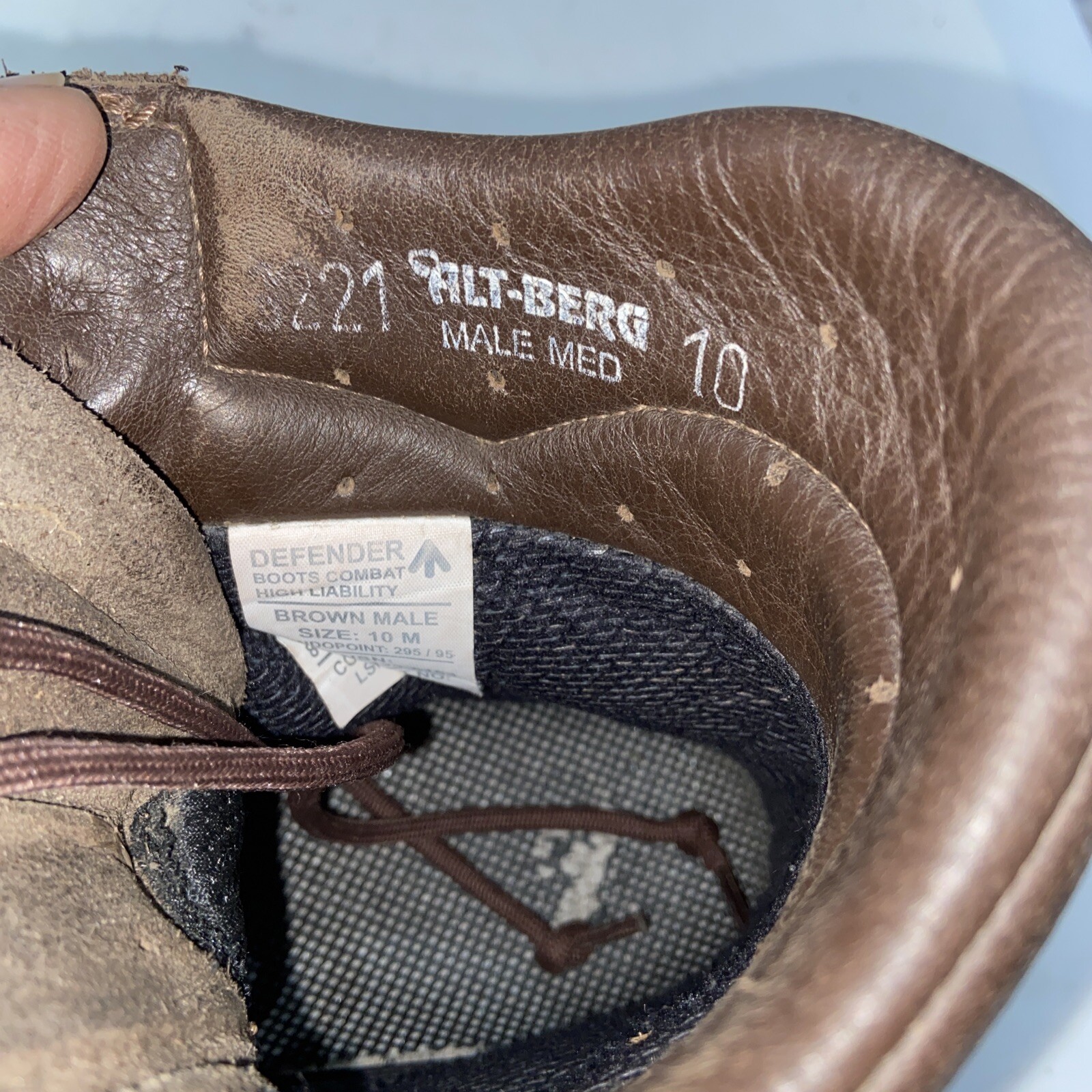 Grade 2 British Army 10M Altberg Alt-Berg Defender Brown Male Man Cadet ...