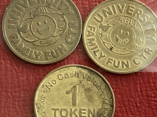 3 VINTAGE UNIVERSITY FAMILY FUN CENTER PINBALL TOKEN LOT | eBay