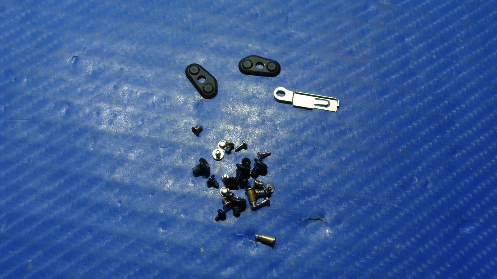 MacBook A1534 12" Early 2016 MLHE2LL/A Genuine Screw Set ER* | eBay