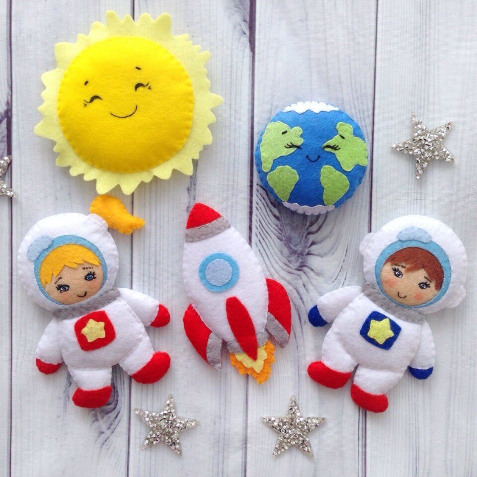 Solar System Felt Toys Sun and Planets Space Astronaut Rocket Nursery ...