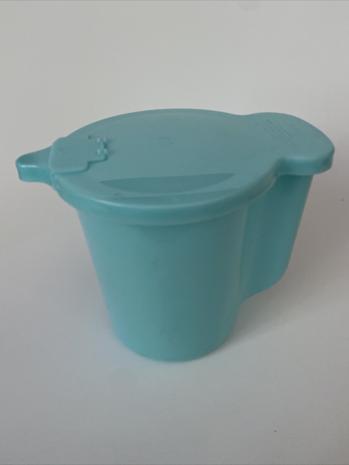 Vintage Tupperware 5 Cup (40 oz.) Lg Creamer/Batter Pitcher - Aqua 131 ...