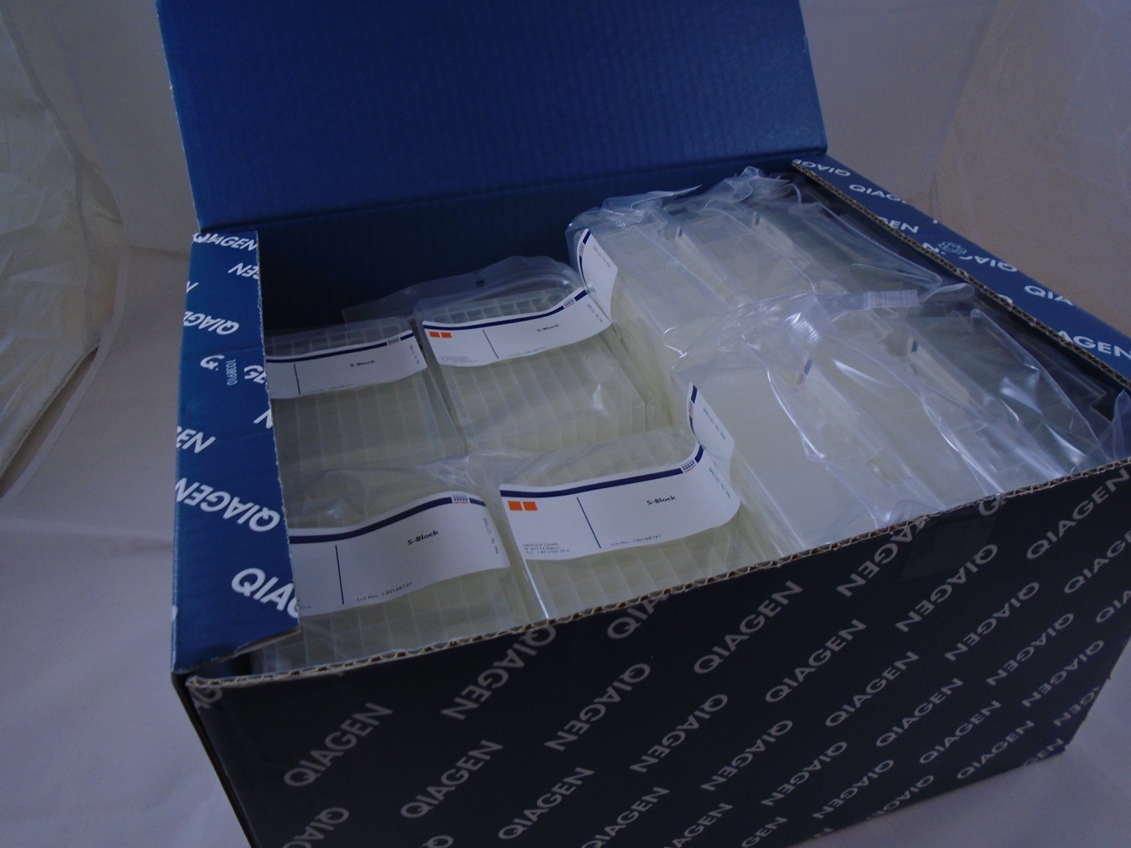 QIAGEN 96-Well 2.2mL Square S-Blocks Plates for Kits 19585 (Case of 24 ...