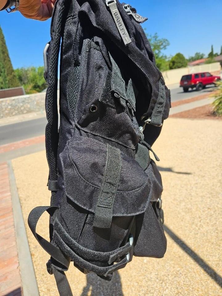 OAKLEY MECHANISM BACKPACK Shadow Black Tactical Field Gear Hiking Day ...
