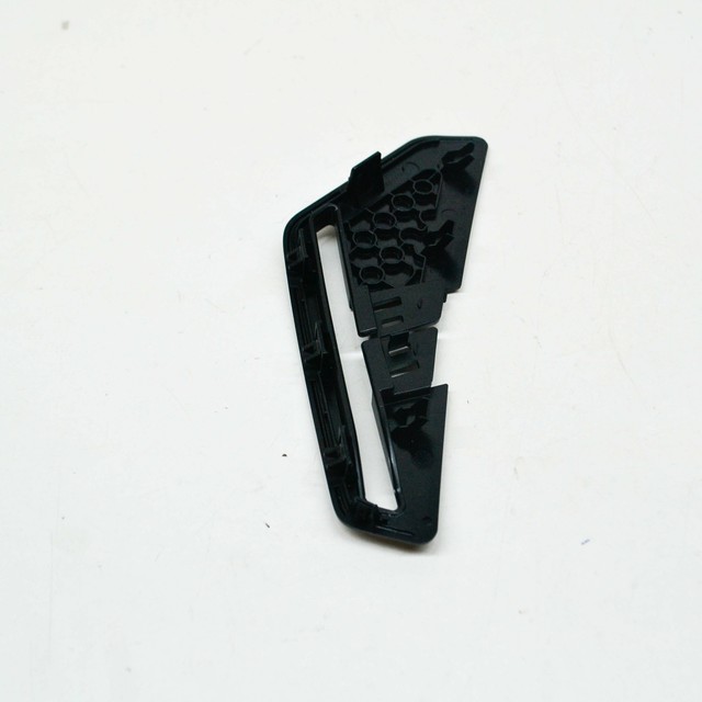 BMW 7 G11 G12 RIGHT SEAT BEL SLOT COVER 51467392196 ORIGINAL for sale ...