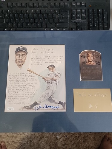 JOE DIMAGGIO MLB AUTOGRAPHED COLOR PICTURE W/PLAQUE YANKEE CLIPPER HOF ...