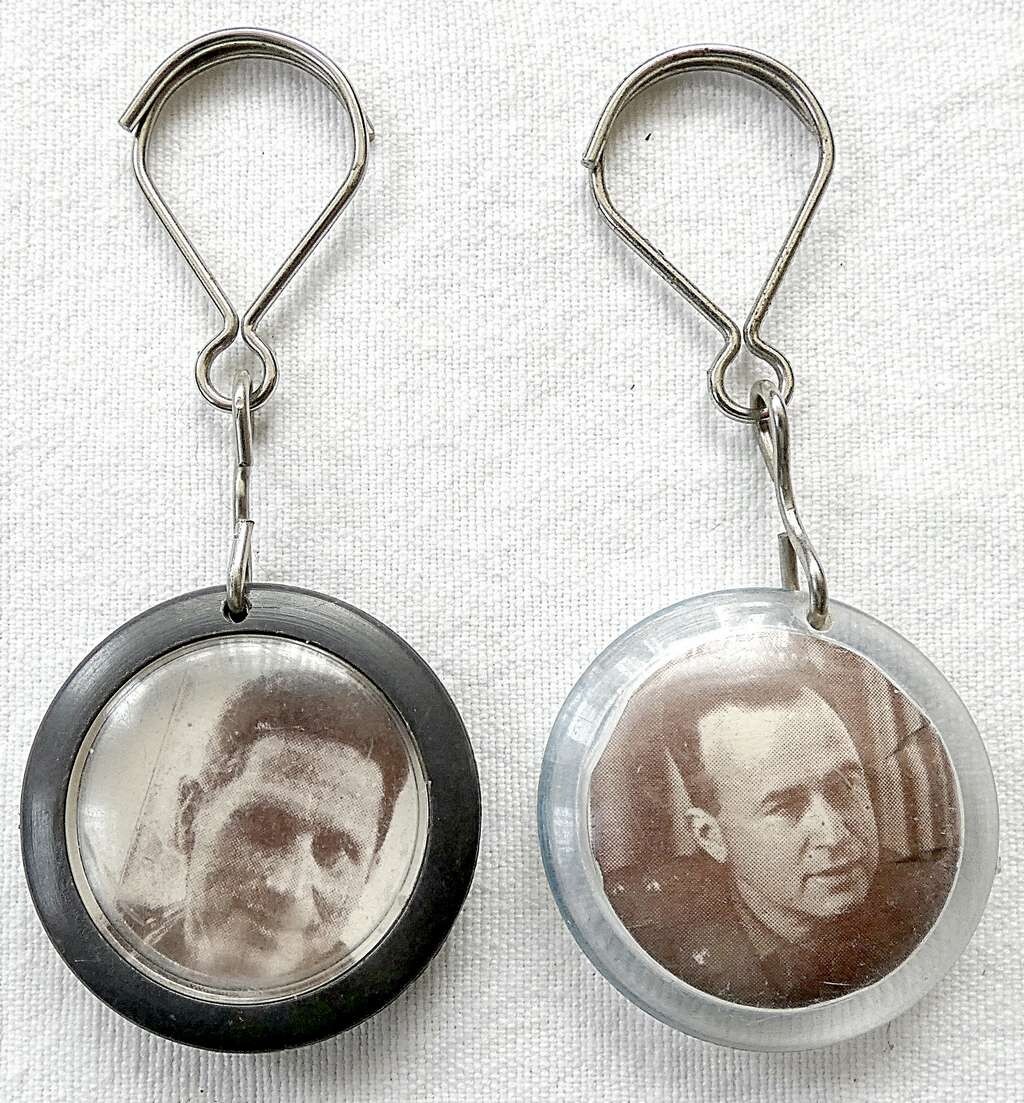 Judaica 2 Old Israeli Keychains with photos of Yitzhak Rabin and Uzi ...