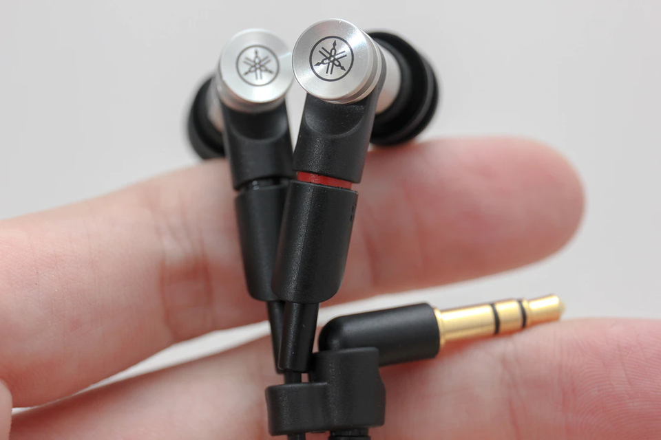 Yamaha EPH-200 High-Resolution Flagship Audio Earphone In-Ear Earbuds Headphone | eBay