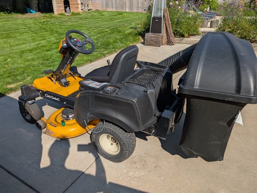Cub Cadet RZT 42" electric zero turn mower with bagger great for fall ...