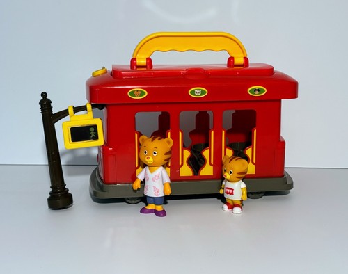 Daniel Tiger’s Neighborhood Deluxe Electronic Trolley With 2 Figures | eBay