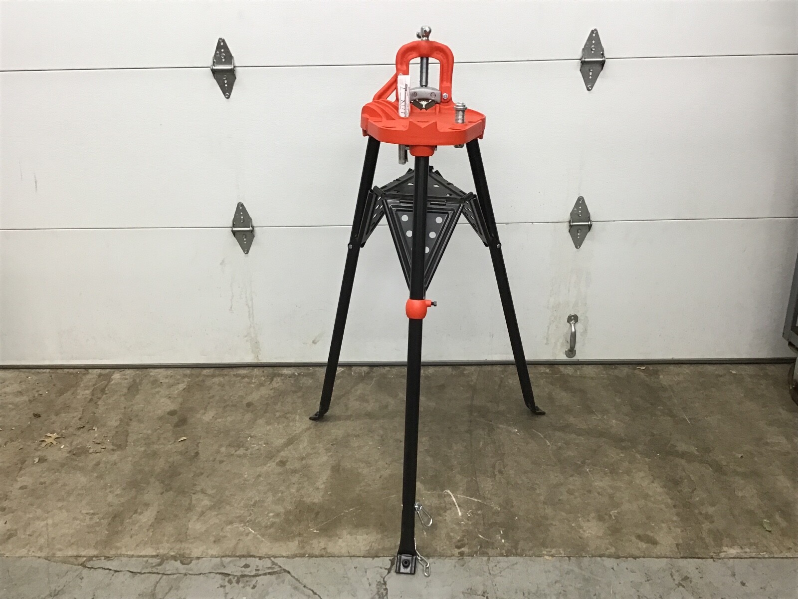 RIDGID - 40-A Portable Yoke Vise Folding Leg 0.13 in – 2.5 in Pipe Size ...