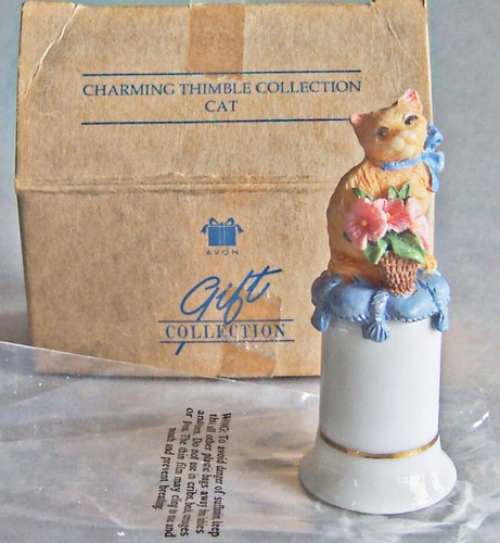 1999 Avon "CAT" Porcelain/Resin/22k Accent Charming Collection Thimble ...