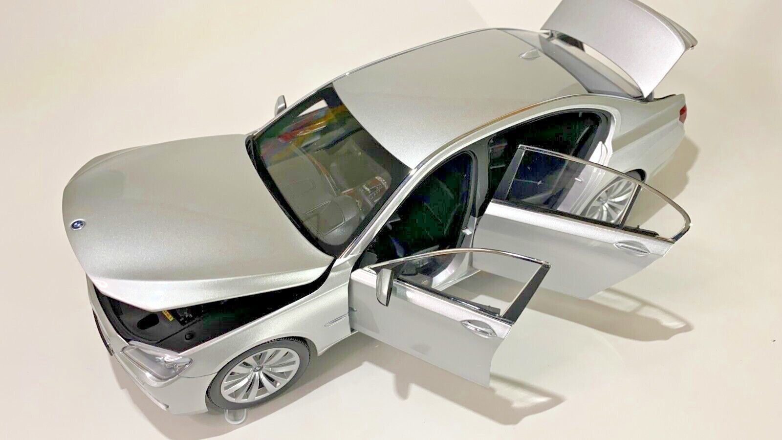 Genuine BMW 750Li (F02), Diecast Model, 1:18 Scale, Moon silver ...