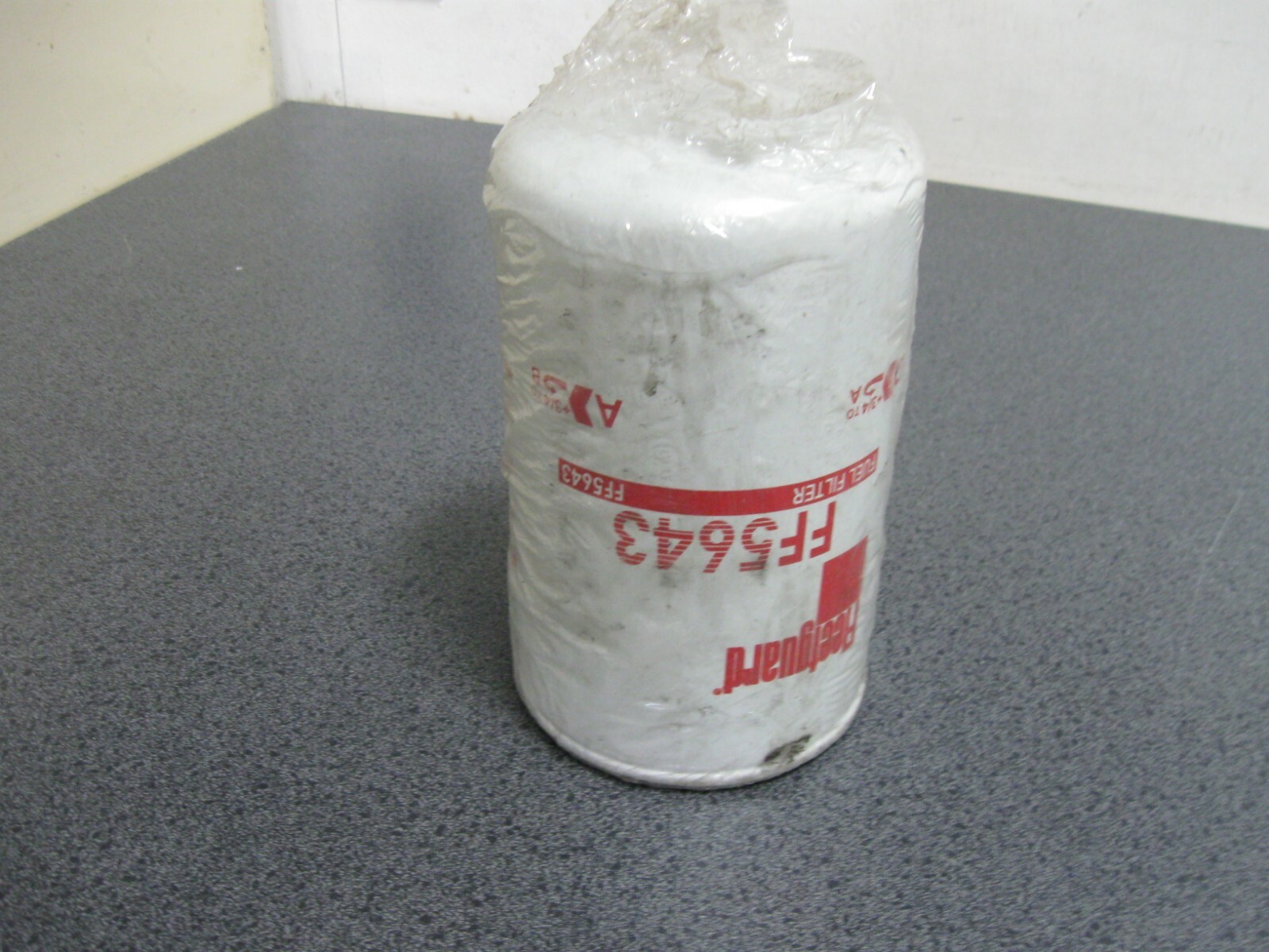 FLEETGUARD FF5643 - Fuel filter cross reference