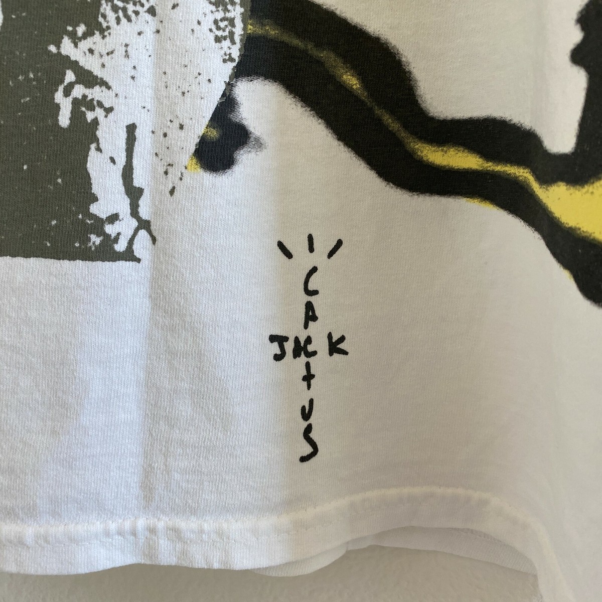 NEW Travis Scott Cactus Jack Kaws For Fragment Tee T-Shirt NEW Travis Scott Cactus Jack Kaws For Fragment Tee T-Shirt