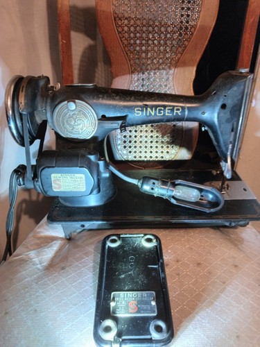 Vintage Pre-1930 Singer Sewing Machine With Foot Pedal And Lightbulb | eBay
