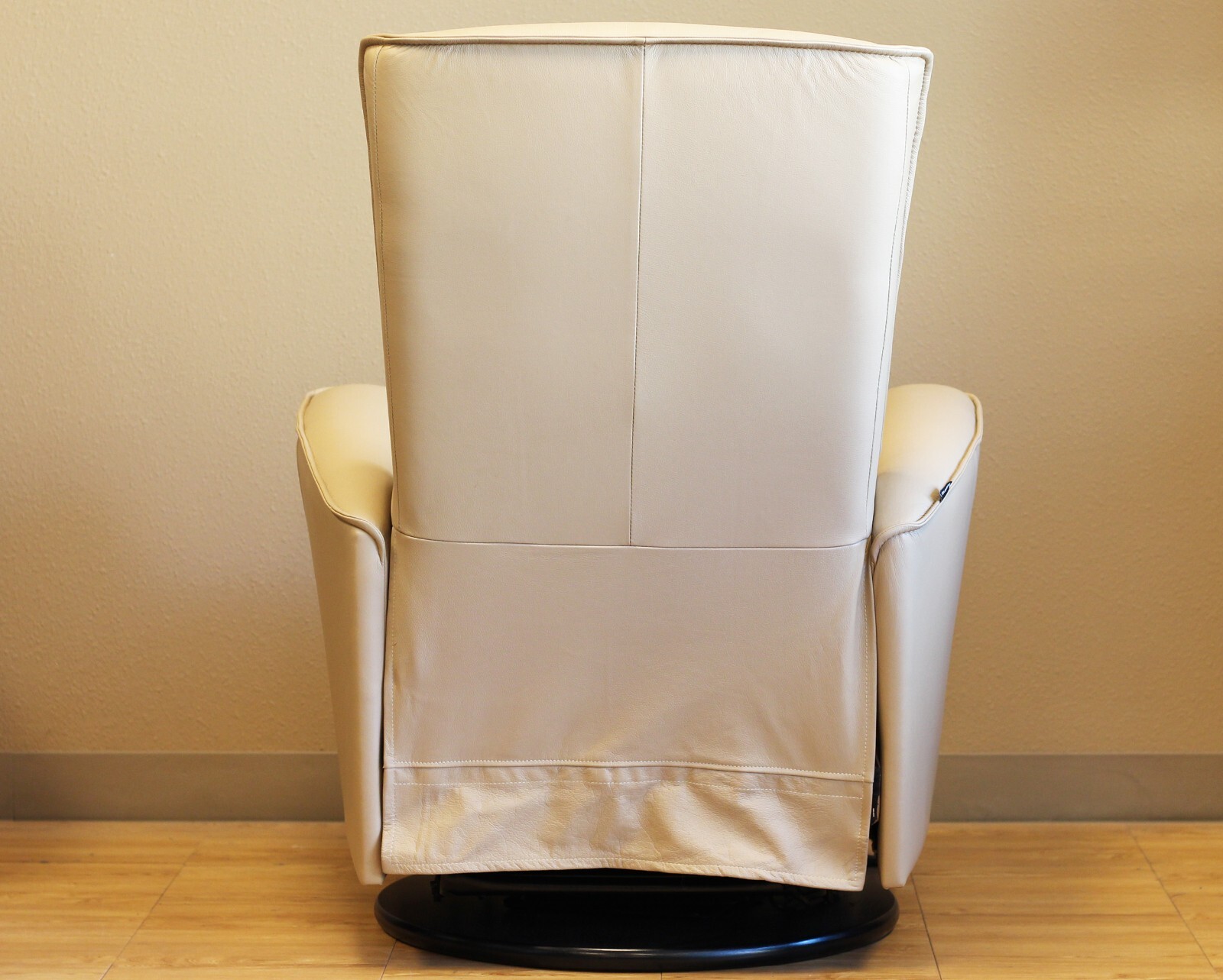 Fjords Ulstein Swing Relaxer Large Swivel Power Recliner Chair Sandel ...