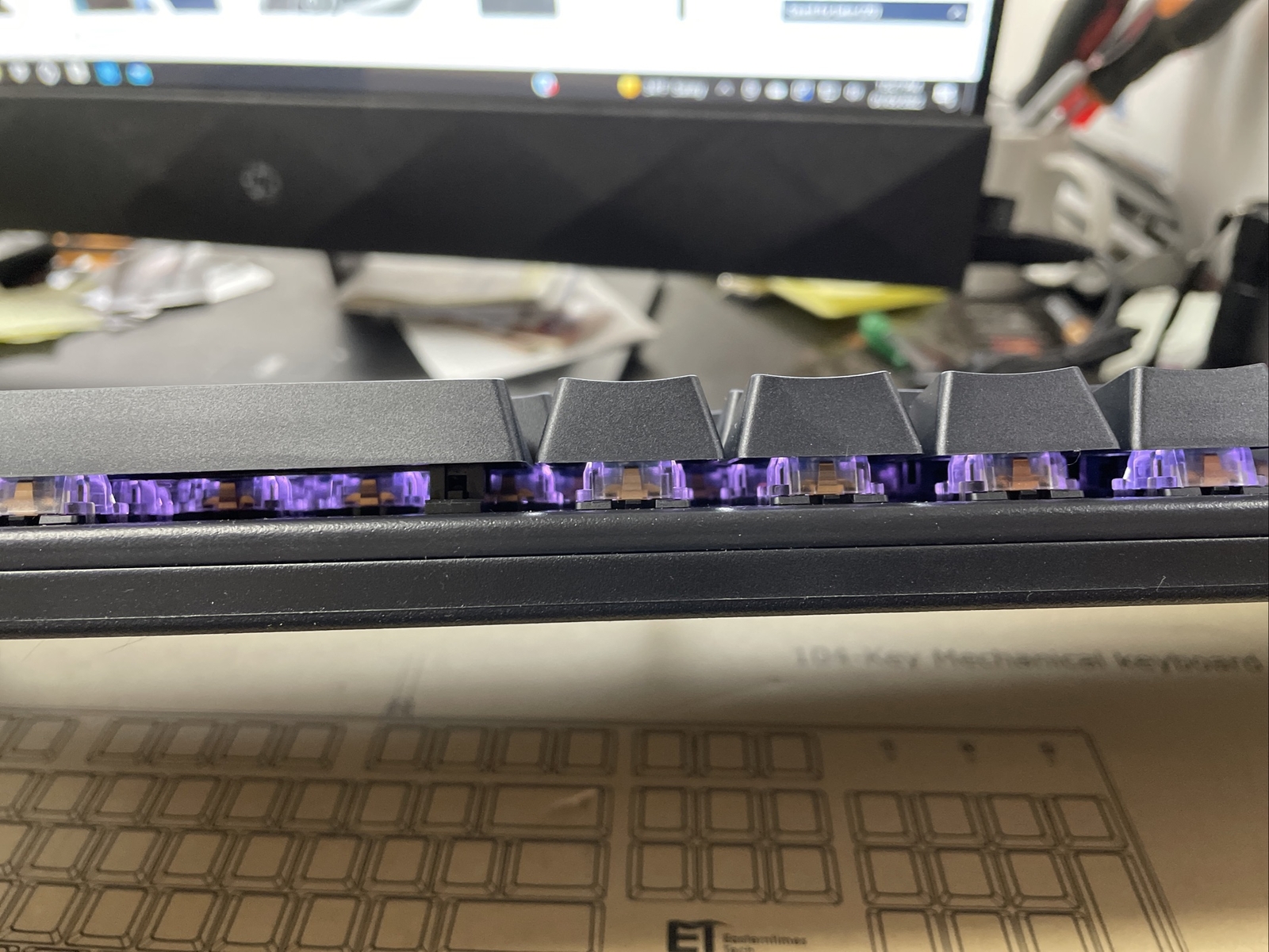 Eastern Tech I-601 Mechanical Keyboard With Lights | eBay