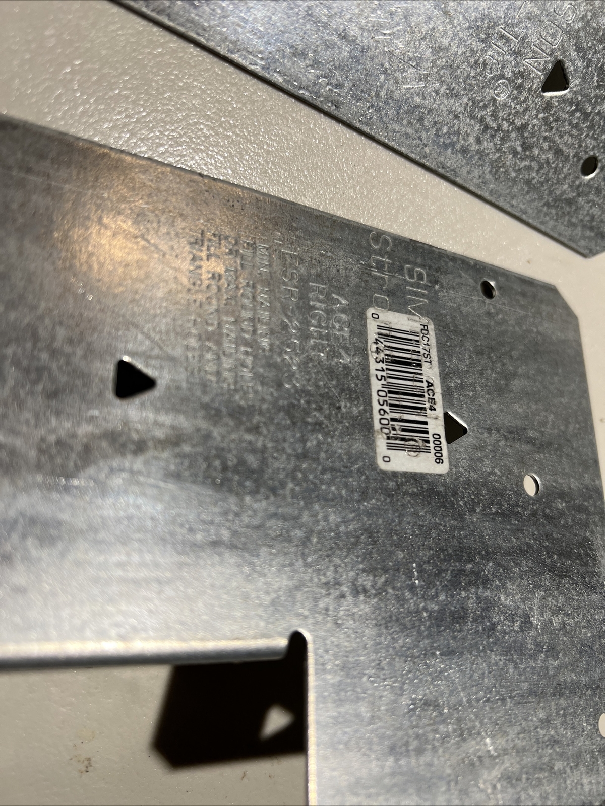 Simpson Strong-tie Caps 18-gauge 4x Adjustable End Post Cap ACE4 for ...