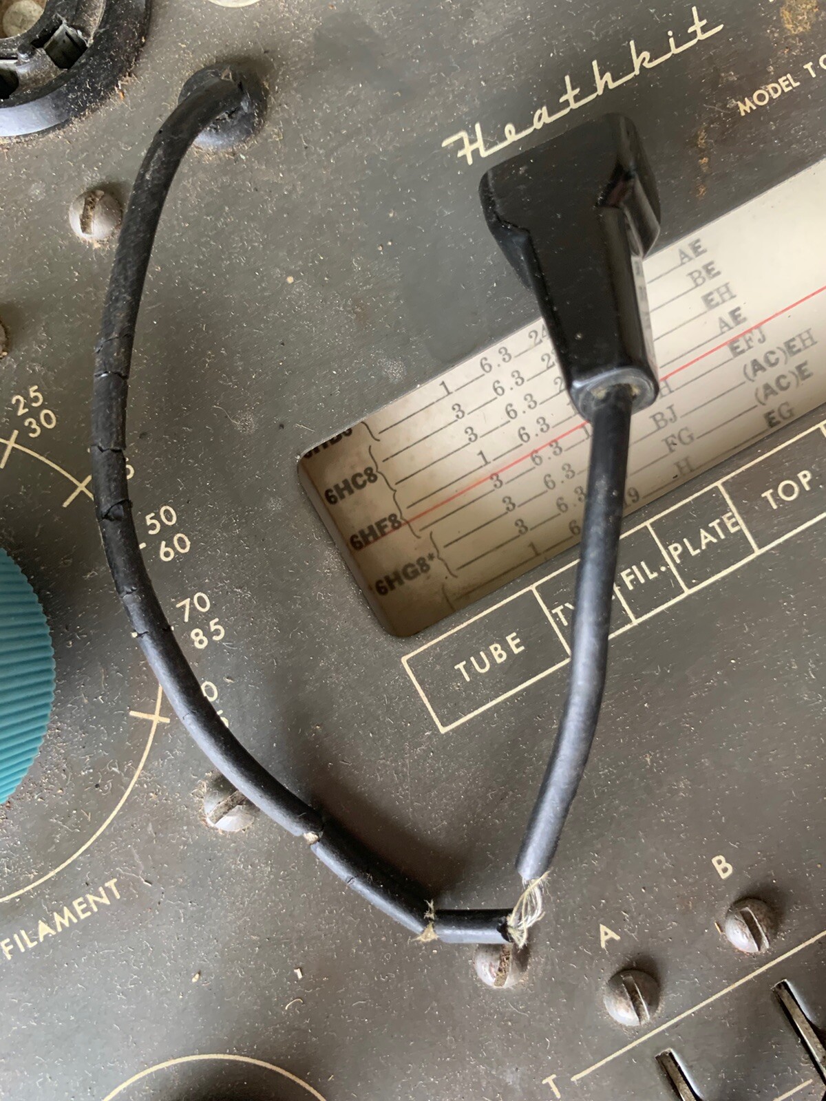 VINTAGE HEATHKIT TC-2 PORTABLE TUBE TESTER.POWERS UP,W/MANUAL,LOTS OF ...