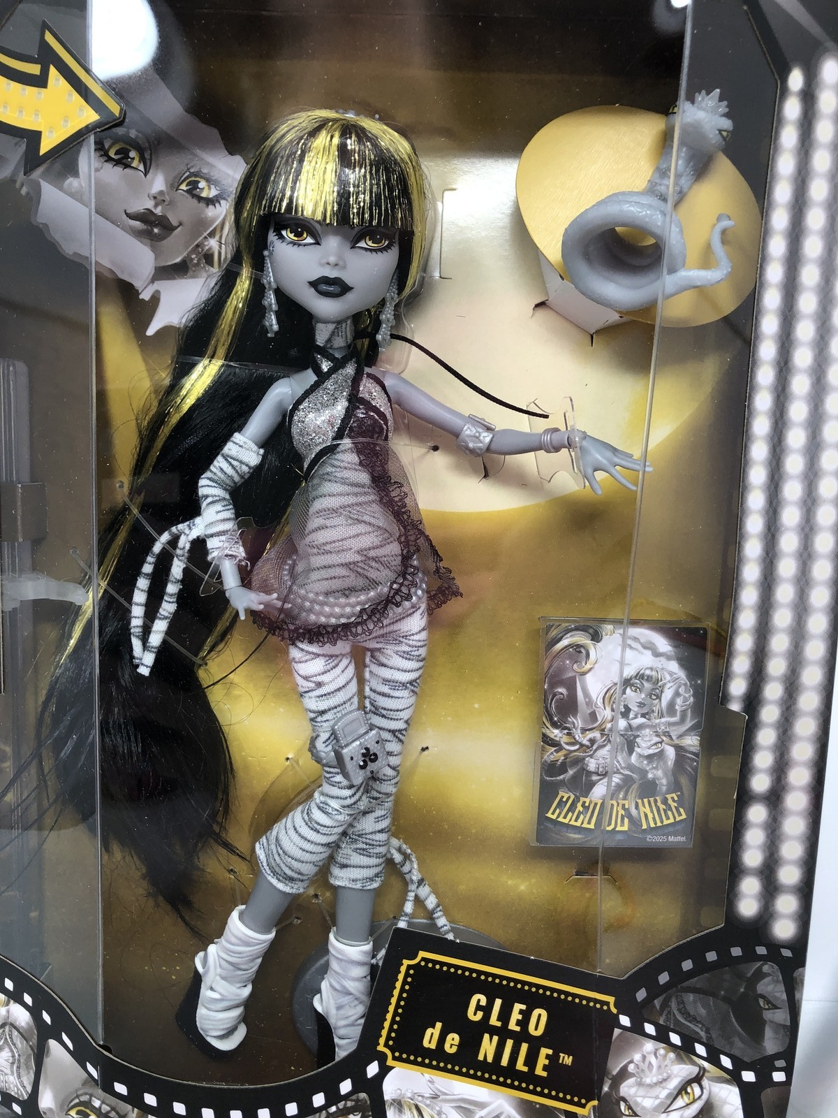Monster High Reel Drama Doll Cleo De Nile Black and White Reproduction ...