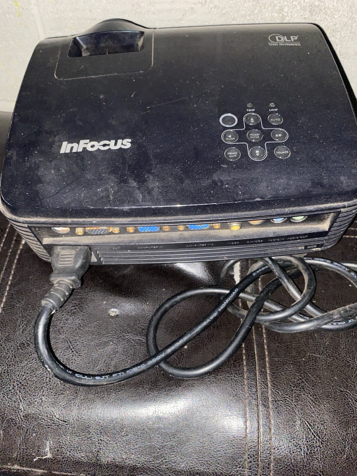 InFocus IN104 DLP Projector w/ power cord | eBay