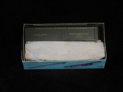 Athearn HO Scale Railway Express Agency (REA) 50' Passenger Ice Reefer ...