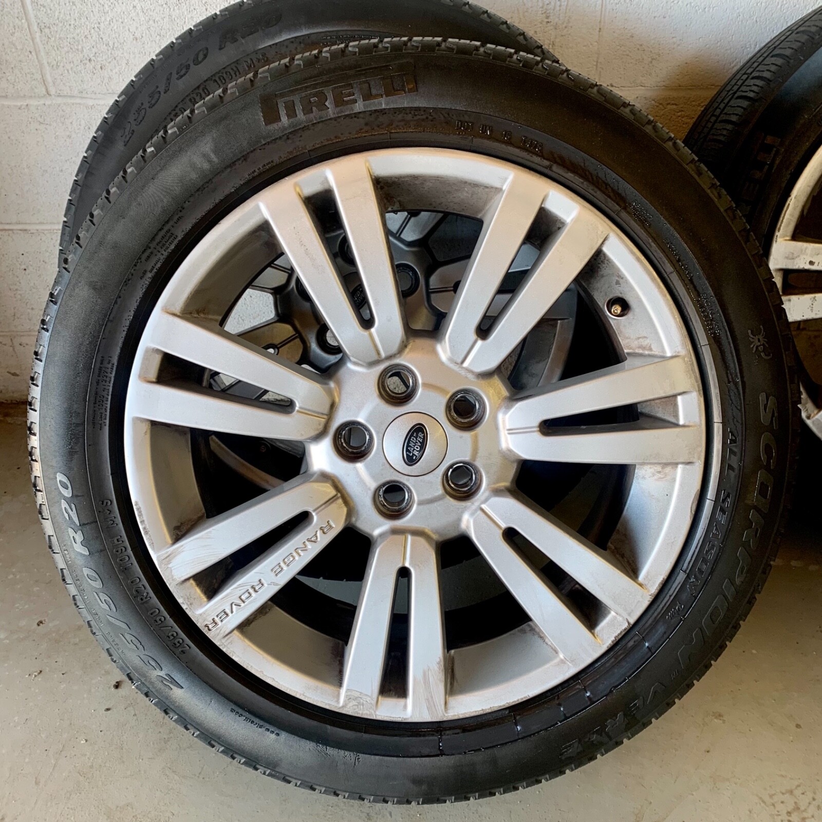 Set of 4 Land Rover/Range Rover wheels and tires 255/50/R20 PIRELLI ...