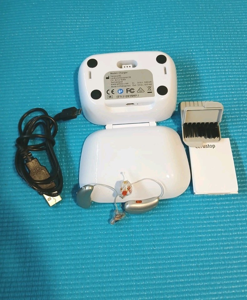 Unitron Relate Hearing Aids (L&R) + Rechargeable Case + (2) Wax Guard ...