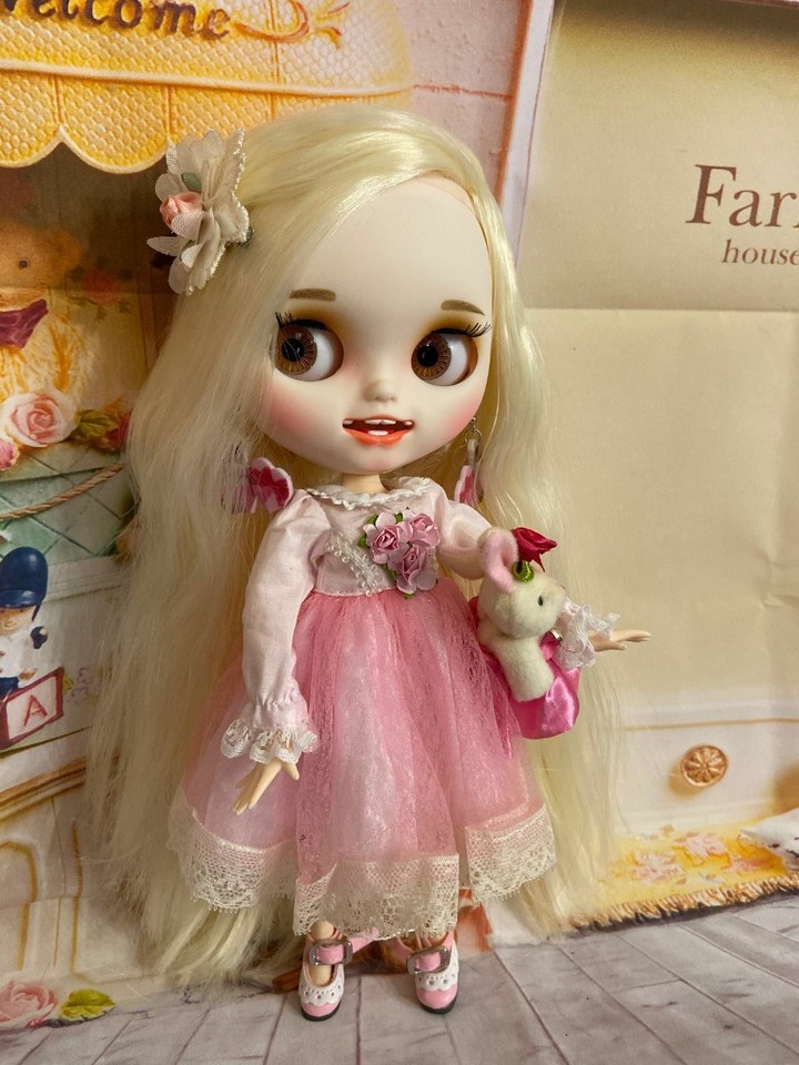 Platinum BLOND Blythe Doll , BJD Doll ,Changing eyes W/ her Friend ...