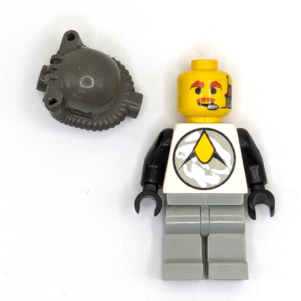 Lego Space Minifigure - Exploriens Starship Chief - Explorien Space ...